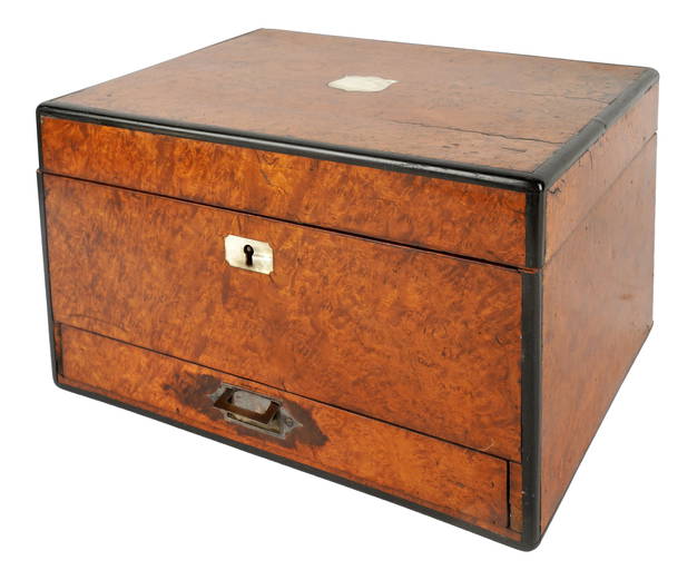 BURL & EBONIZED WOOD VANITY BOX (#0228) on Jan 12, 2023 | Abell Auction ...