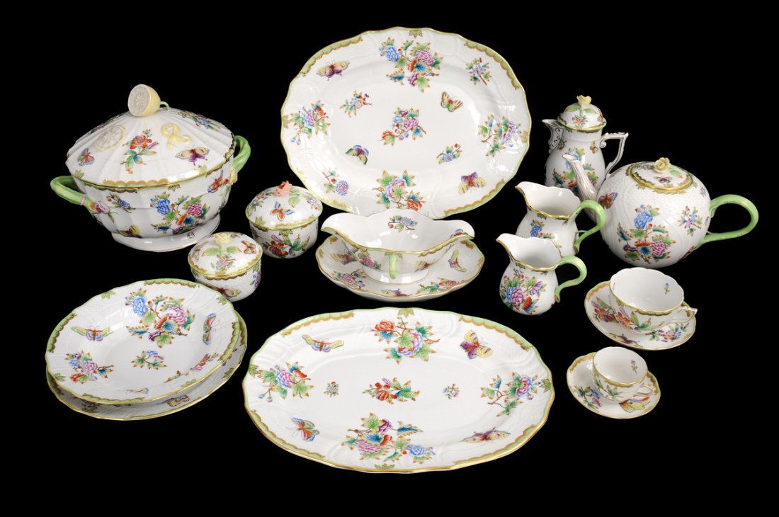 HEREND "QUEEN VICTORIA" DINNER SERVICE