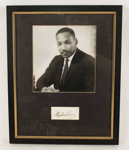 Martin Luther King Jr. Photograph w/ Signature (#0342) on Sep 10, 2022 ...