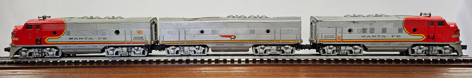 Lionel Post War Santa Fe 2333 F3 Diesel Engine Aab Auction