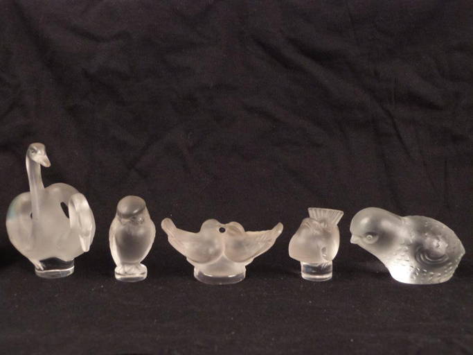 4 Lalique & 1 Baccarat Birds