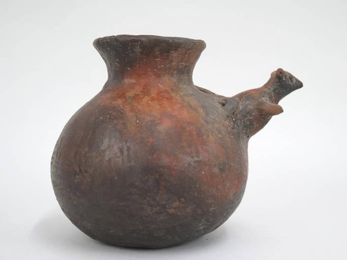 Native American Beaver Mounted Pottery Jar