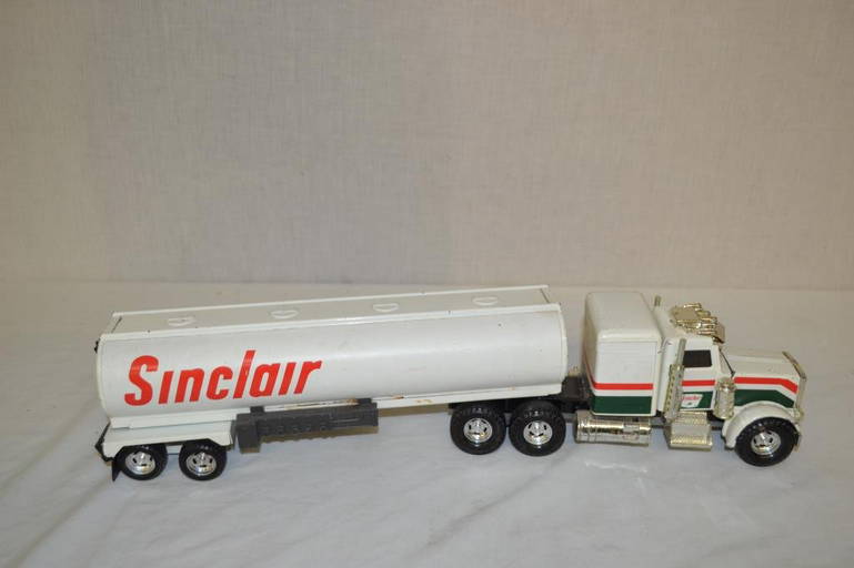 Sinclair Die Cast Ertl Semi Truck And Tanker