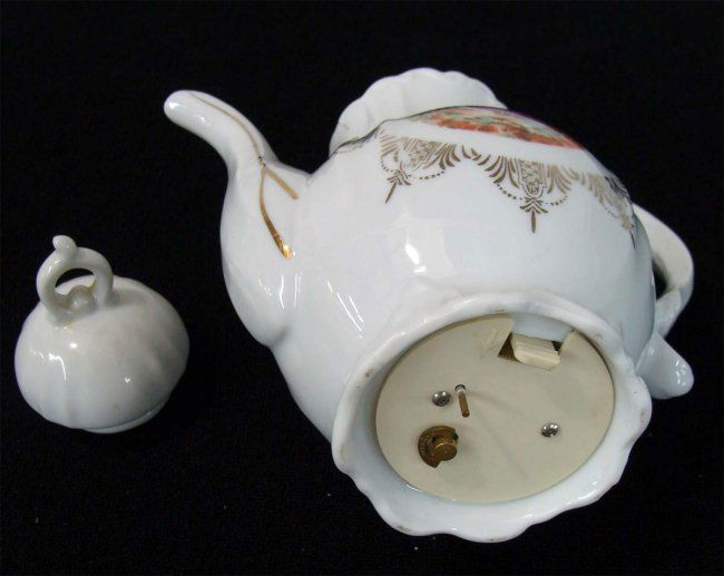 Porcelain Teapot Music Box : Lot 5224