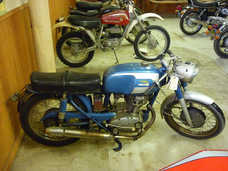 186: 1963 Ducati Diana DM 250 / Daytona Motorcycle