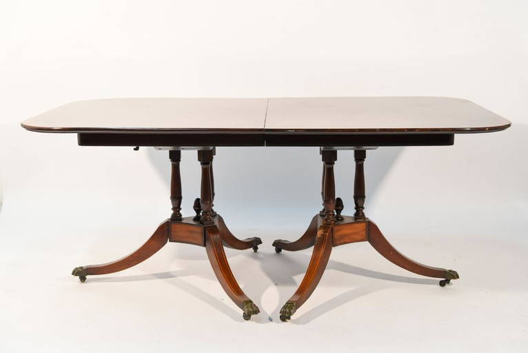 MAHOGANY BANDED PEDESTAL DINING TABLE - Feb 26, 2017 | Westport Auction ...