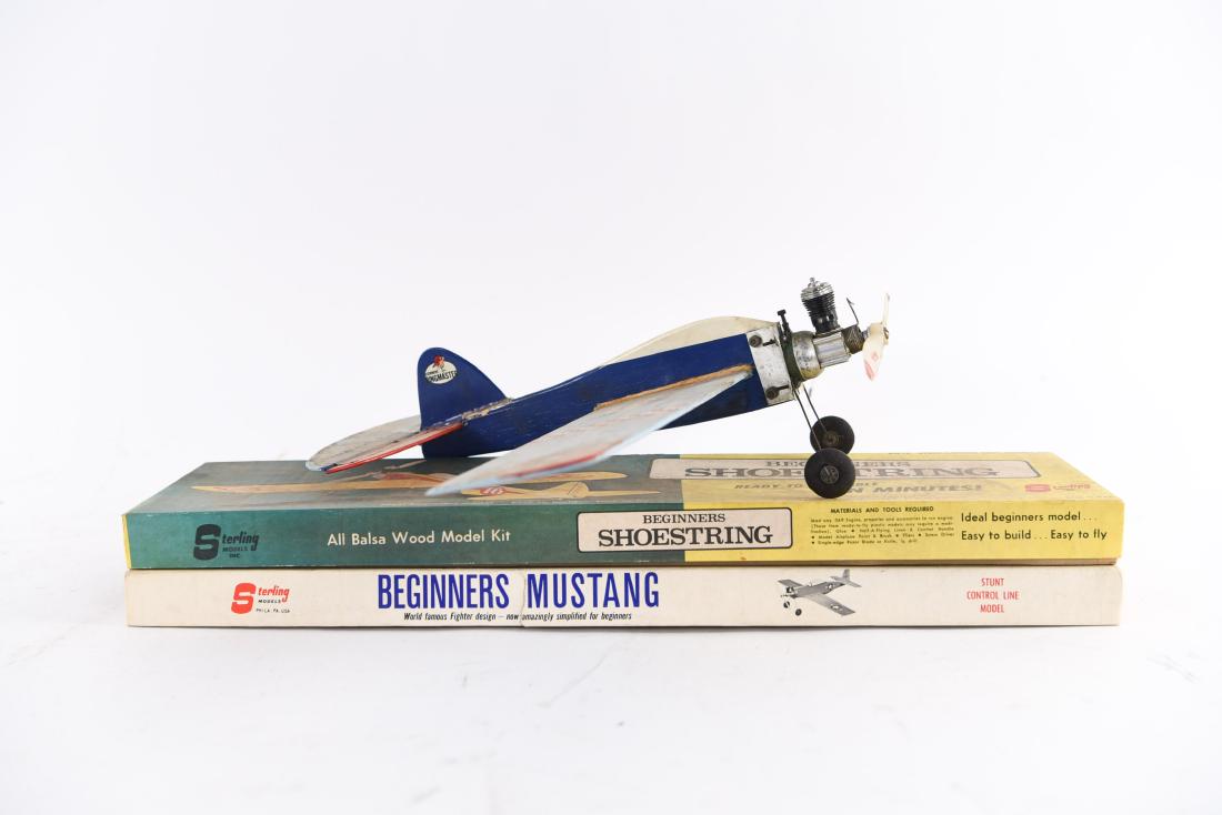 GROUPING OF VINTAGE MODEL AIRPLANE & BOXES