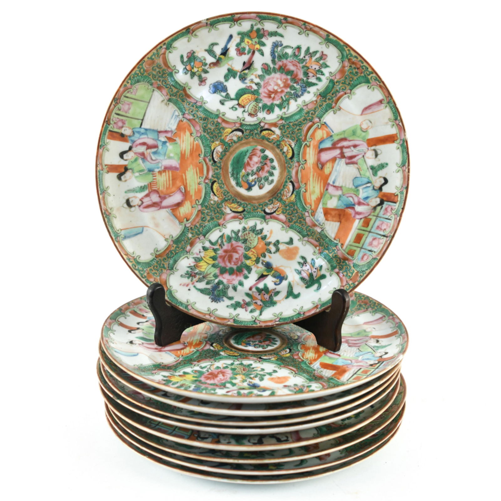 (9) CHINESE ROSE MEDALLION PLATES - Oct 23, 2020 | Westport Auction in CT
