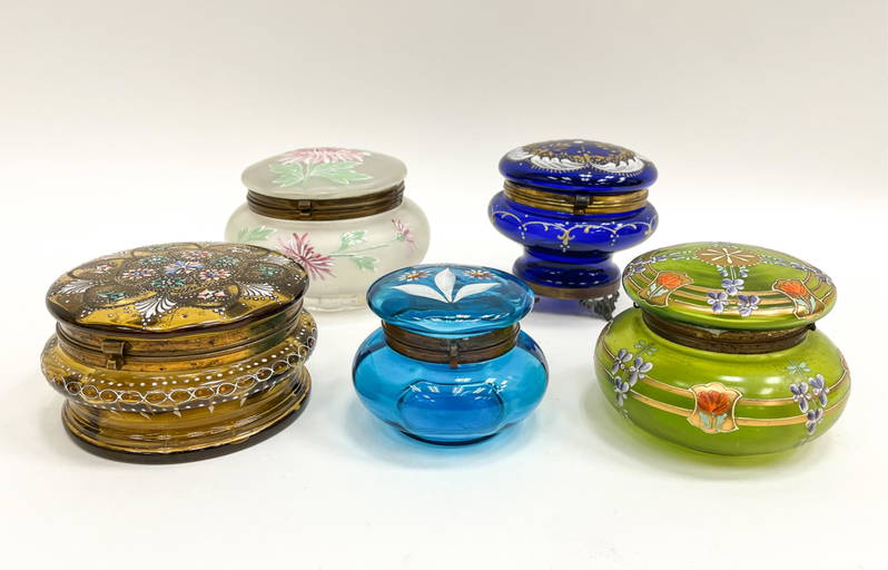 (5) ANTIQUE ENAMELED GLASS POWDER BOXES - Jan 25, 2022 | Westport ...
