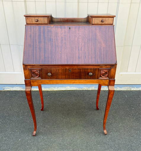 Cron Kills Secretary Desk