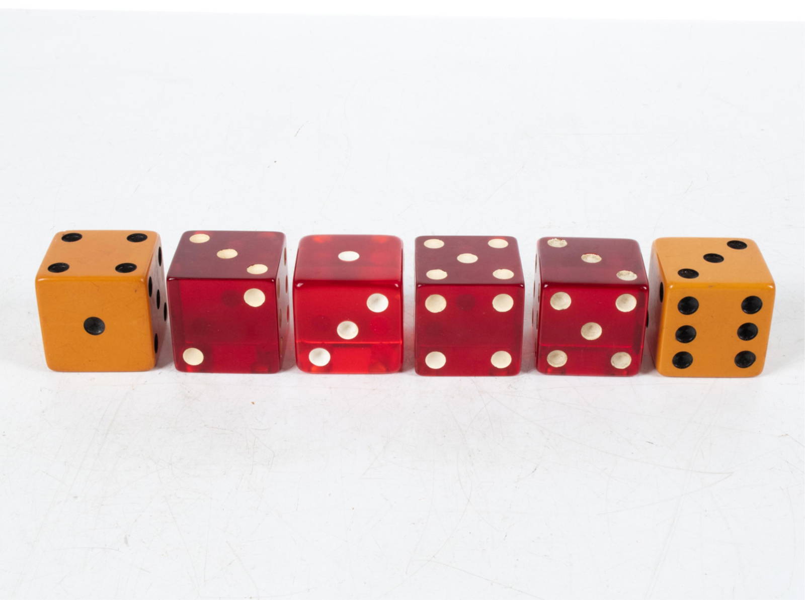 (6) Vintage Bakelite & Resin Oversized Dice Auction