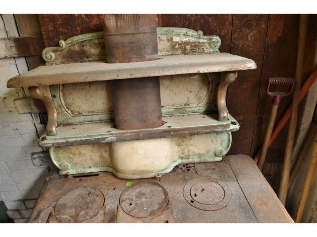 125: LEONARD & BAKER STOVE FOUNDRY FAIRMONT E STOVE : Lot 125