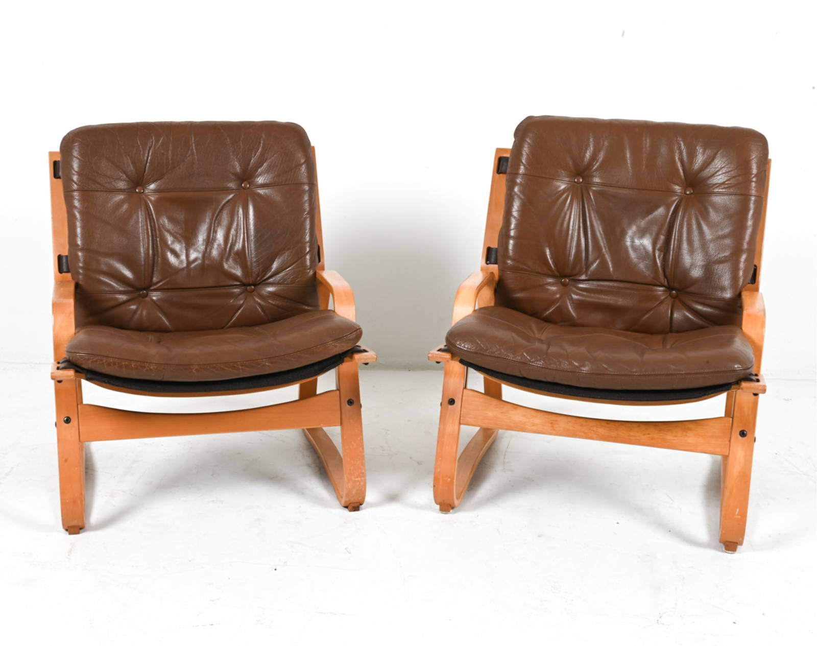 (2) Beech And Leather Chairs By Giske Carlsen Auction