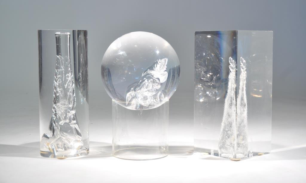 MID-CENTURY LUCITE SCULPTURE GROUPING