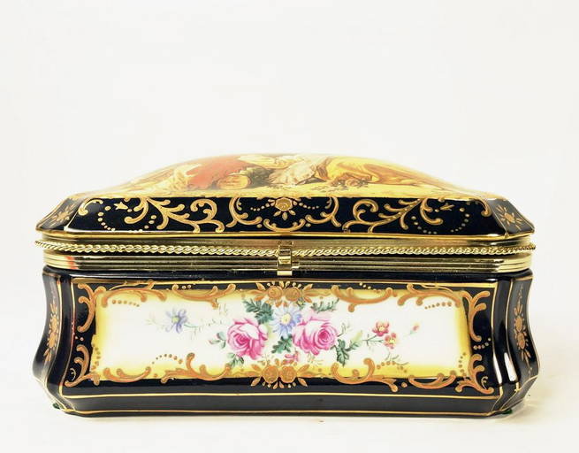 German Dressing Table Box, 20th Century (#0010) on May 16, 2022 ...