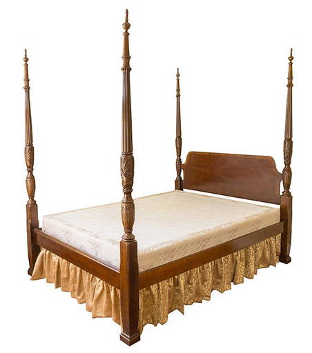 Henredon Mahogany Rice Carved Queen Size Bed