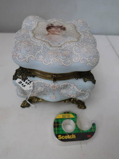 Large Portrait Wave Crest Box - Oct 23, 2022 | Danny's Auction in MN