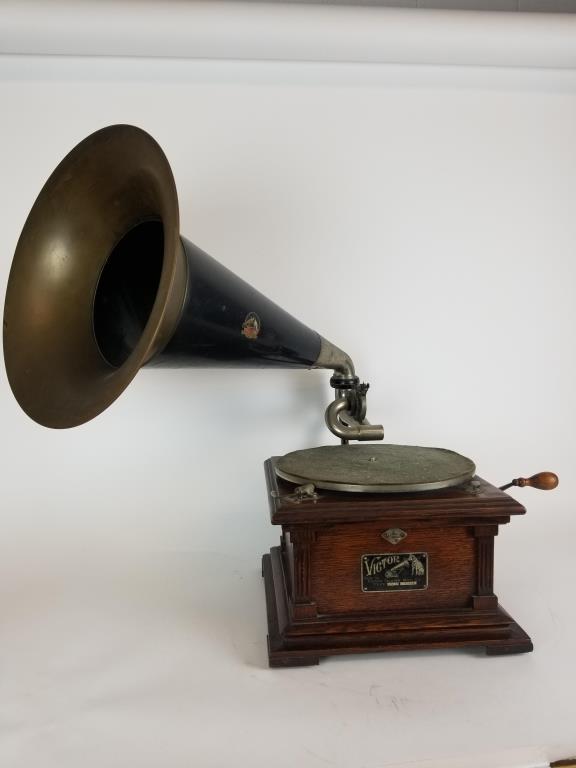 For Auction: Antique Victor Talking Machine, model Vic II (#0189) on ...
