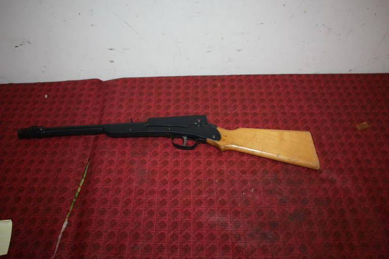 #961 DAISY CORK RIFLE - WORKS FINE - 25" - Jun 02, 2012 | Carden Family ...