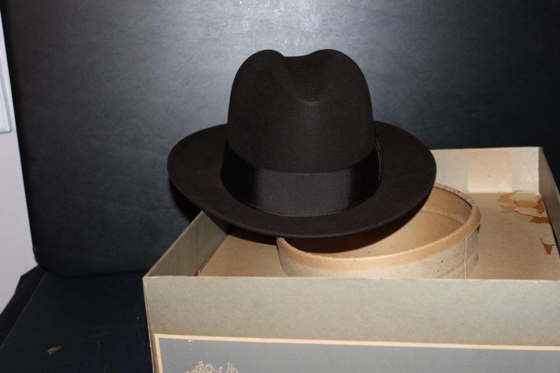 MALLORY HATS FIFTH AVENUE NEW YORK IN BOX