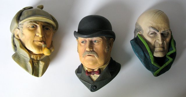SHERLOCK HOLMES - LIMITED EDITION WALL HANGING BUST SET