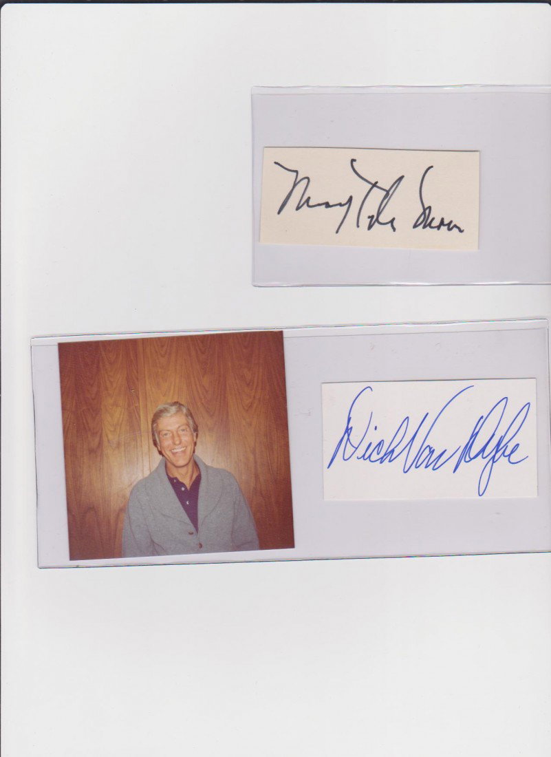 92: Dick Van Dyke 1925, Autograph Signature & Picture, - Oct 01, 2011 ...