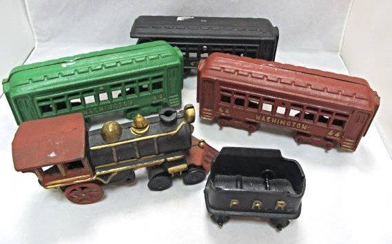 Vintage Cast Iron Train Set, Ca1950, 5 Pieces
