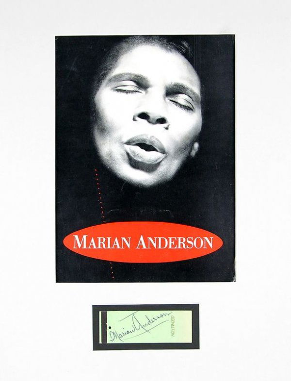 0562: MARIAN ANDERSON SIGNATURE W/PHOTO DISPLAY