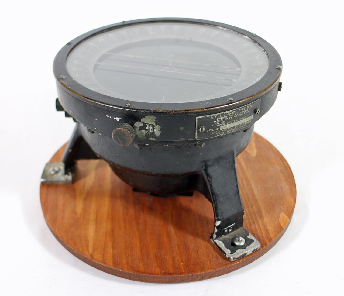 WWII U.S. ARMY AIRCRAFT COMPASS TYPE D-12 BENDIX