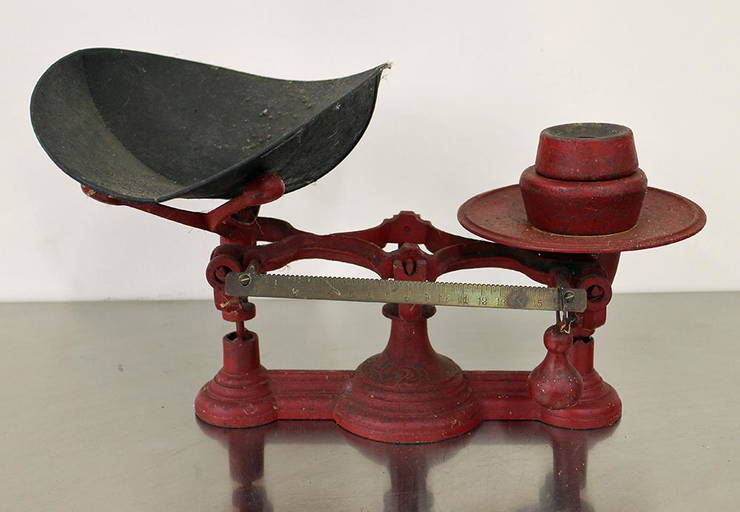 Antique Cast Iron General Store Scale