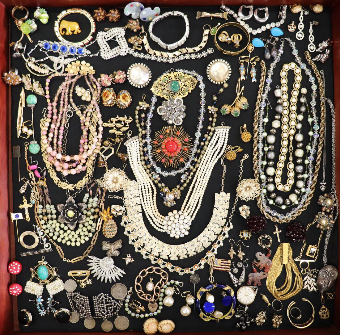 Vintage Costume Jewelry Collection Auction
