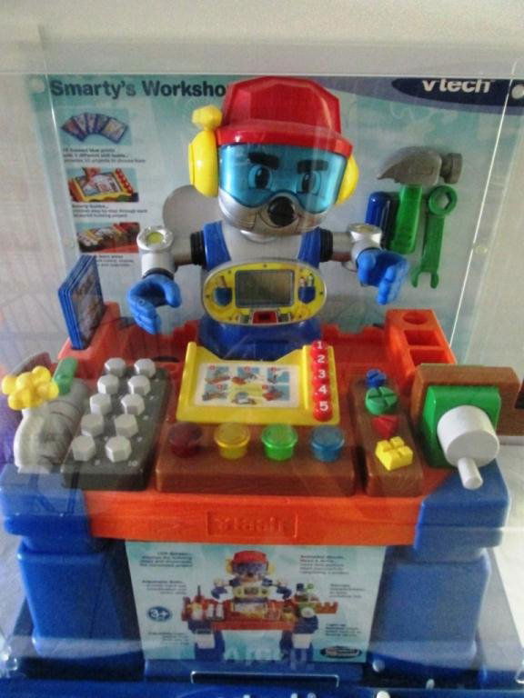 VTECH ROBOT STORE DISPLAY