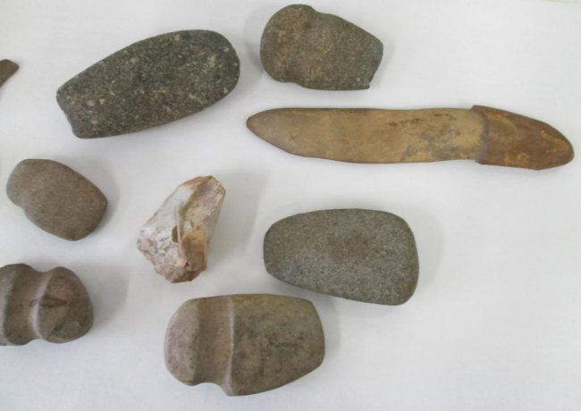 NATIVE AMERICAN TOOLS & WEAPONS : Lot 69
