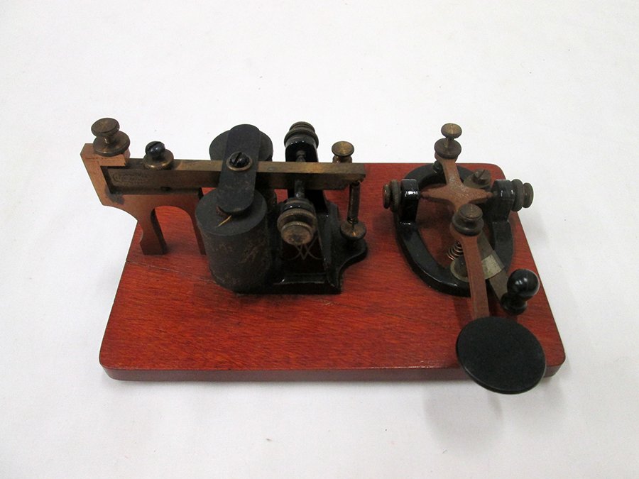 ANTIQUE MORSE CODE MACHINE