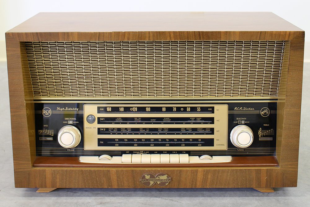 RCA VICTOR TUBE RADIO MODEL 9 INT-1