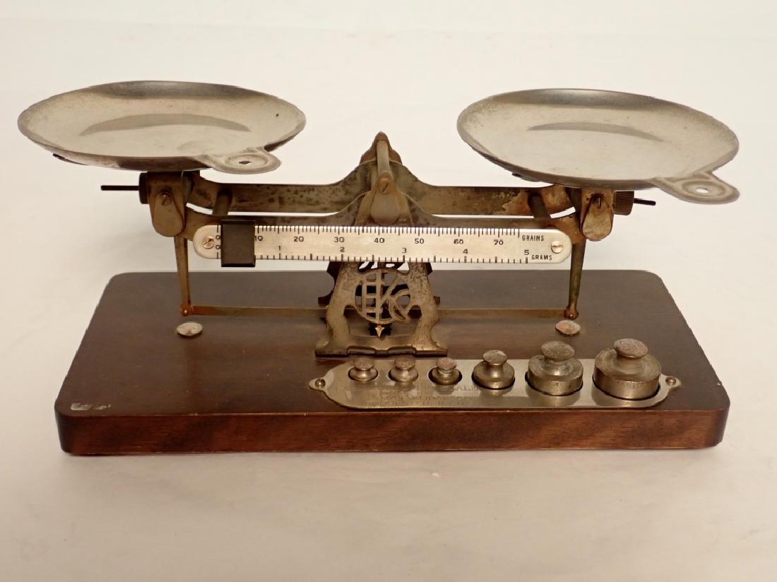 Eastman Studio Scale