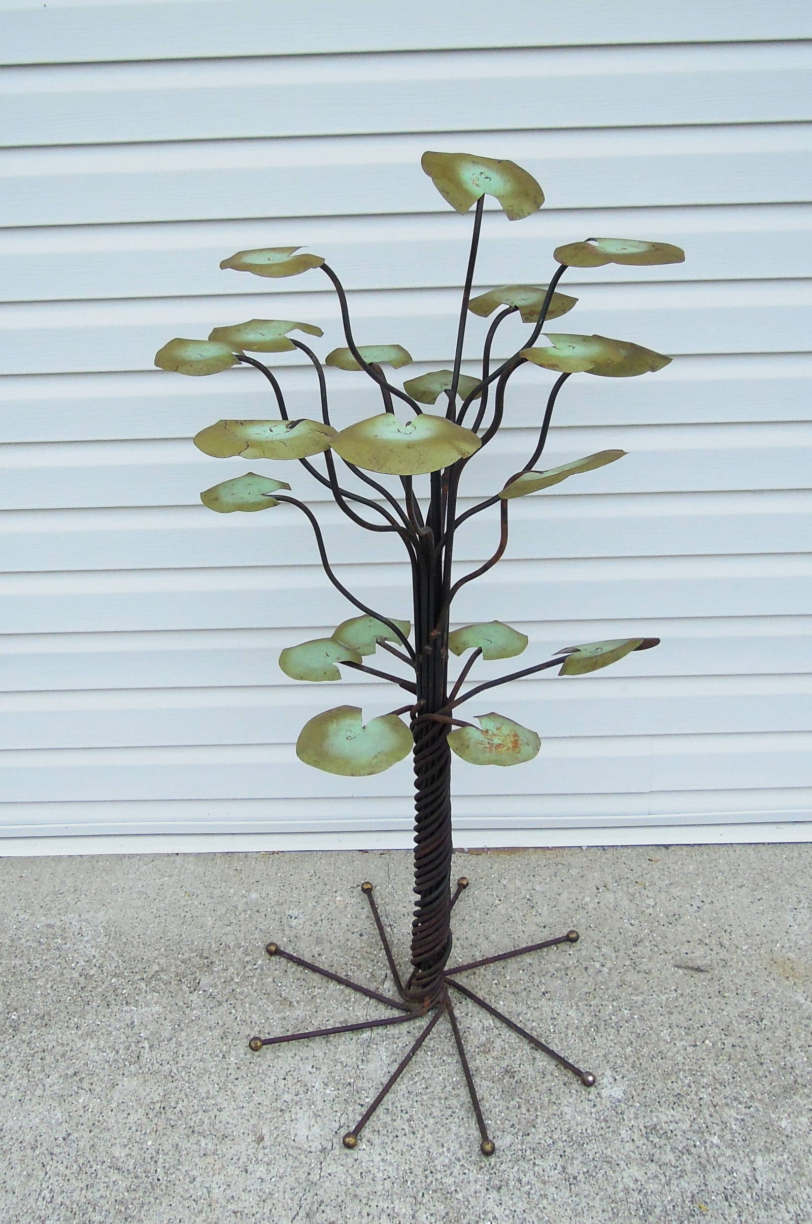Unusual Vintage Mid-century Modern Metal Lily Pad Tree Auction