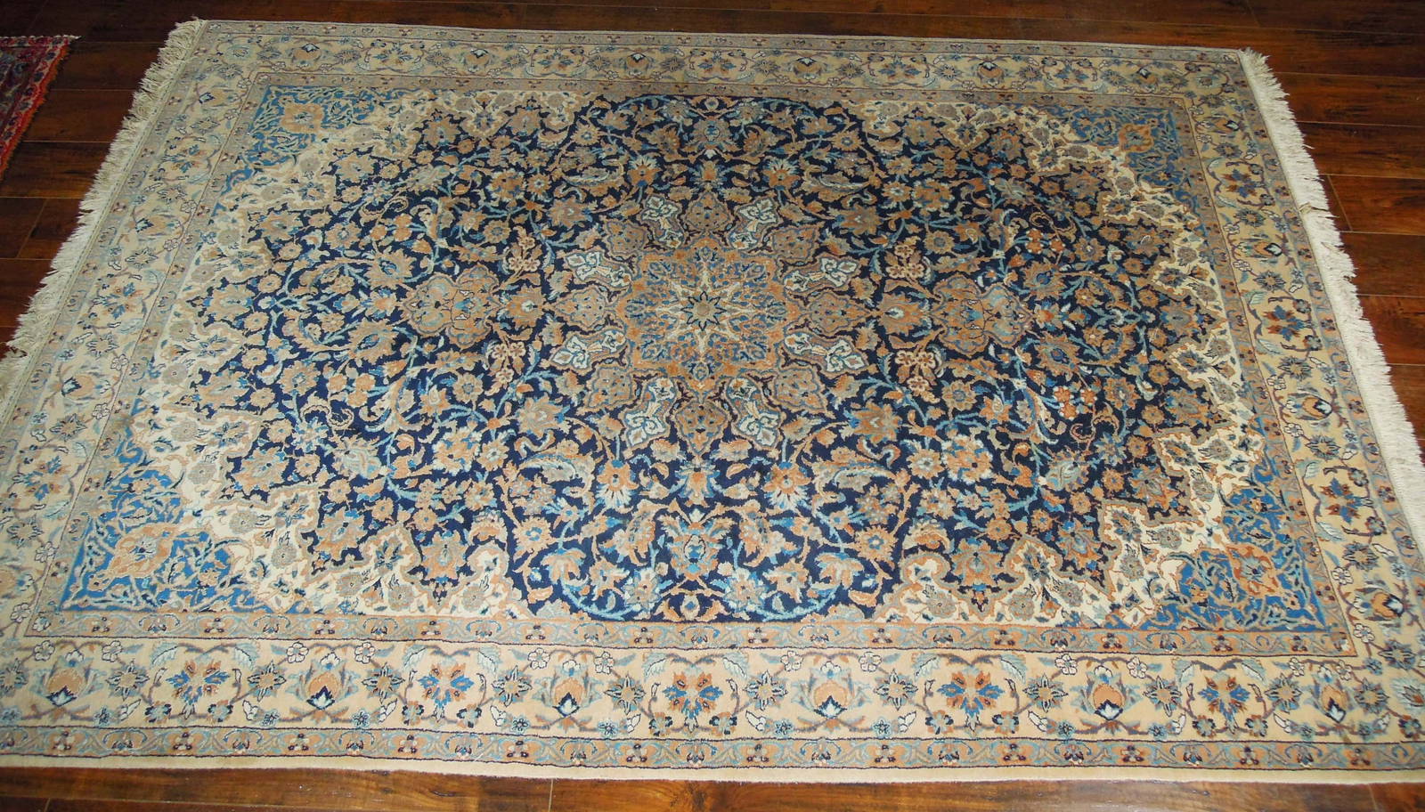 Vintage Hand Knotted Persian Nian Area Rug Auction