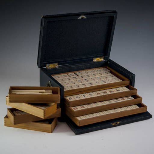 Antique Pung Chow Pyralin Mahjong Set