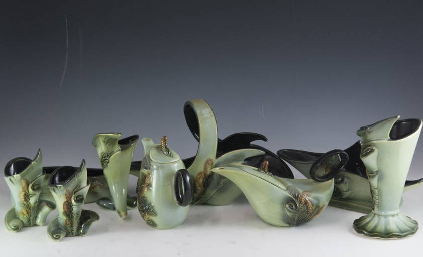 Hull Parchment & Pine Pottery