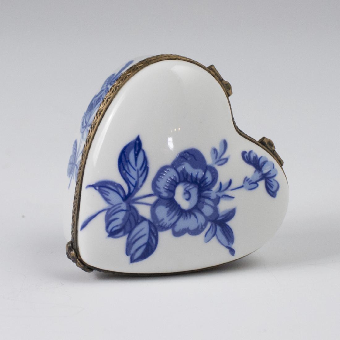 Rochard Limoges Porcelain Pill Box