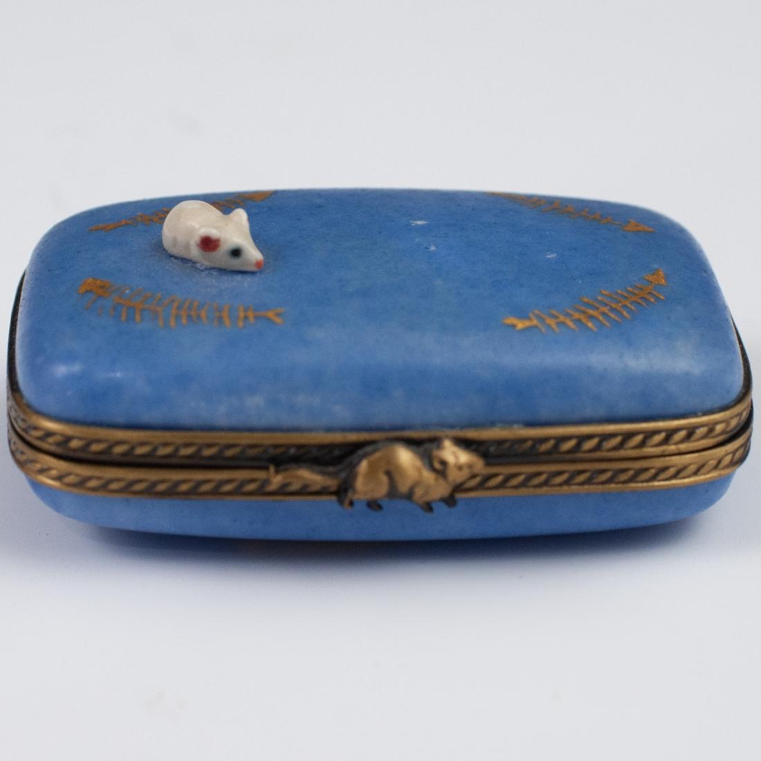 Eximious Limoges Porcelain Pill Box