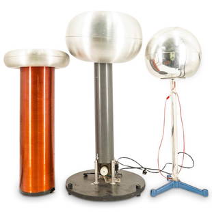Cylinder Type Electrostatic Generator.