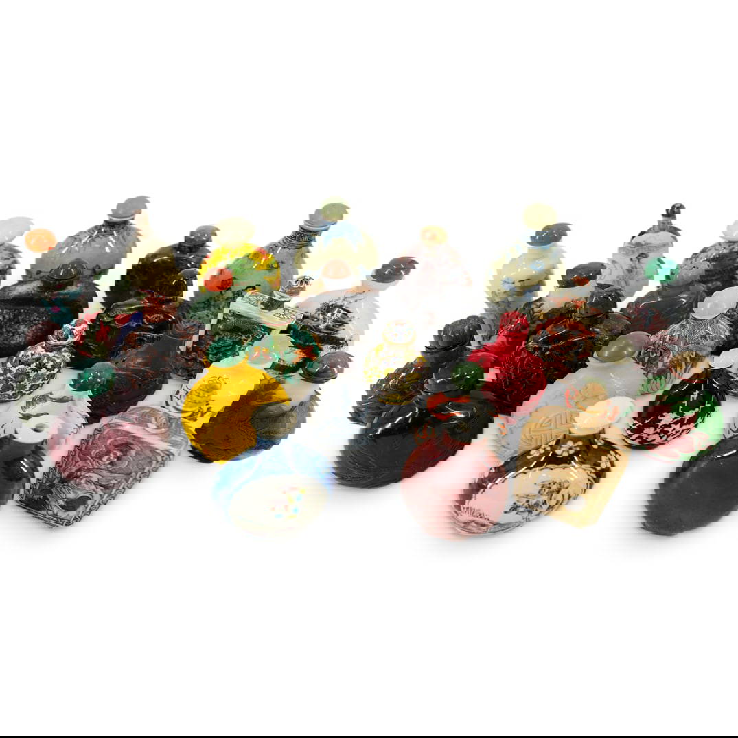 (26 Pc) Antique East Asian Snuff Bottles Auction