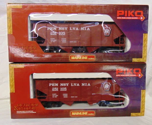 2 Piko G Scale Pennsylvania Railroad Covered Hoppers