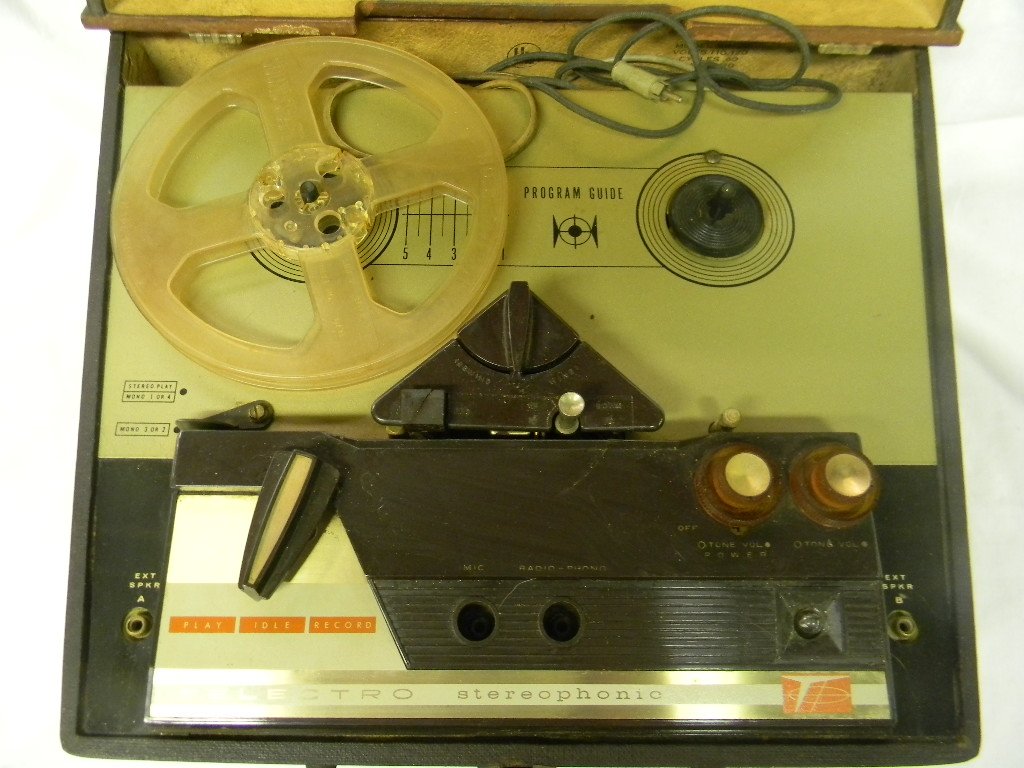 Telectro Stereophonic Model SR122 Reel to Reel