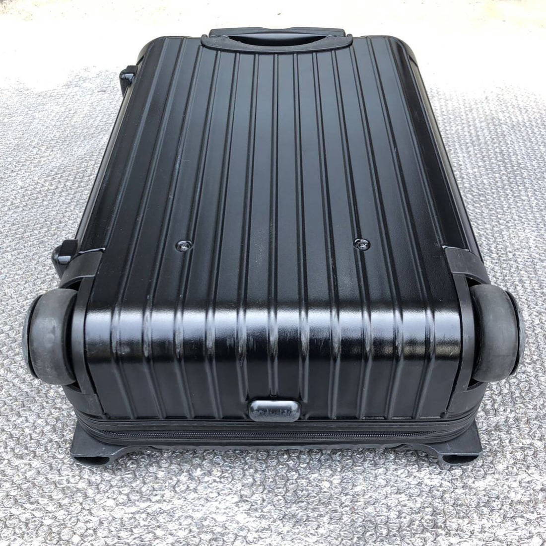 Rimowa Suitcase Salsa Tsa Lock 35l - Mar 25, 2025 | 3 Kings Auction In Ca
