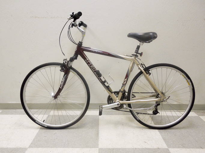 Trek 7100 Multitrack Road Bike.