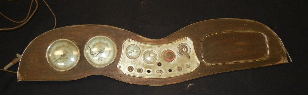 MG TD Midget Dashboard Panel with Gauges and vehicle