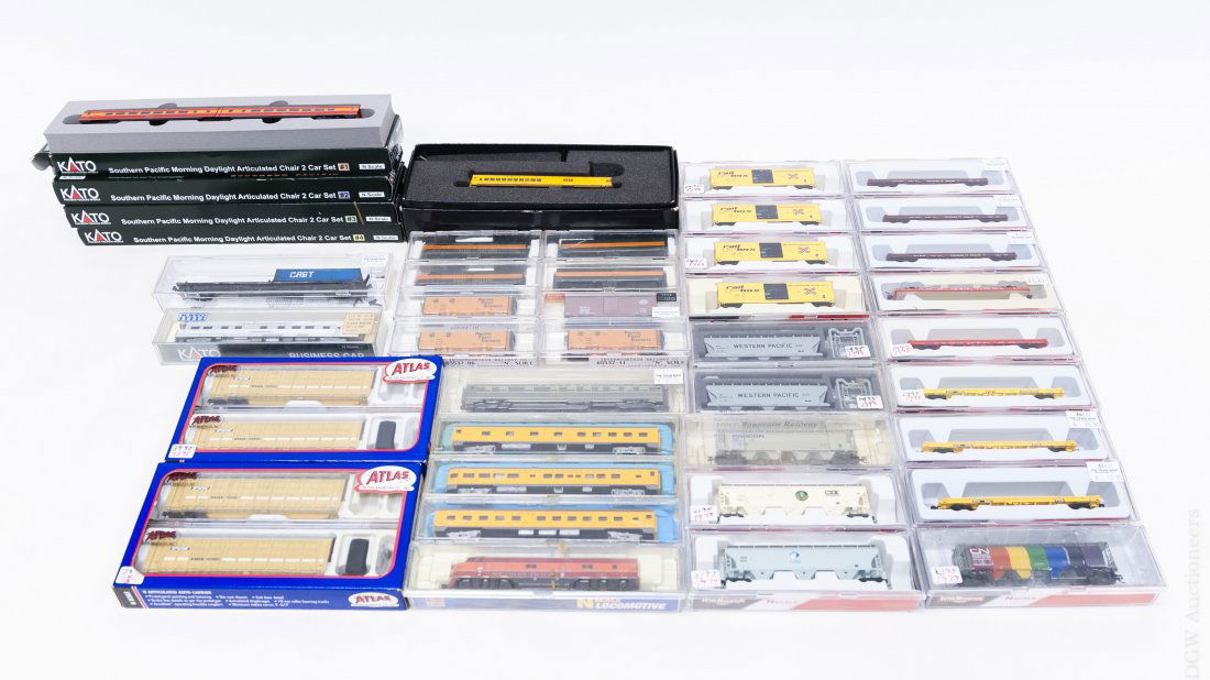 (40) 'n' Scale Model Railroad Cars.